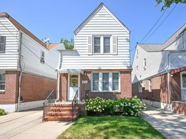 171 37 Courtney Ave, Flushing, NY 11358