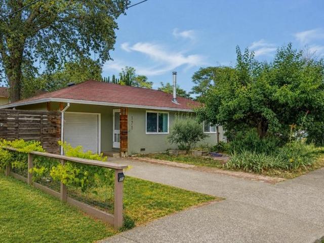 171 Court St, Ukiah, CA 95482