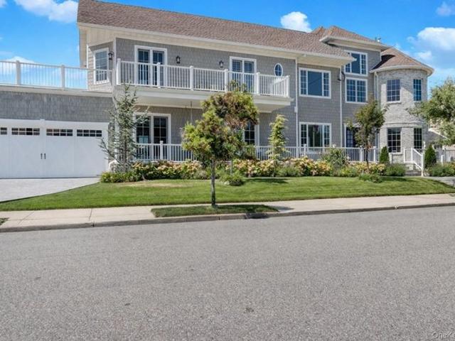 171 Beach 148th St, Neponsit, NY 11694