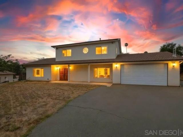 171 Dawn View Way, El Cajon, CA 92021