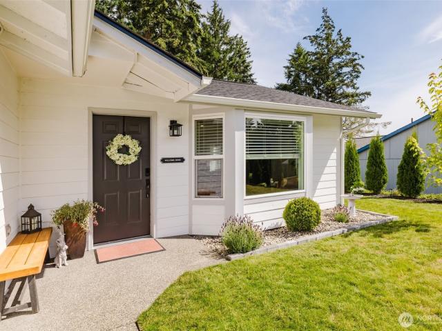 171 E Skylark Court
