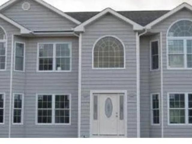 171 Elm Dr, Bay Shore, NY 11706