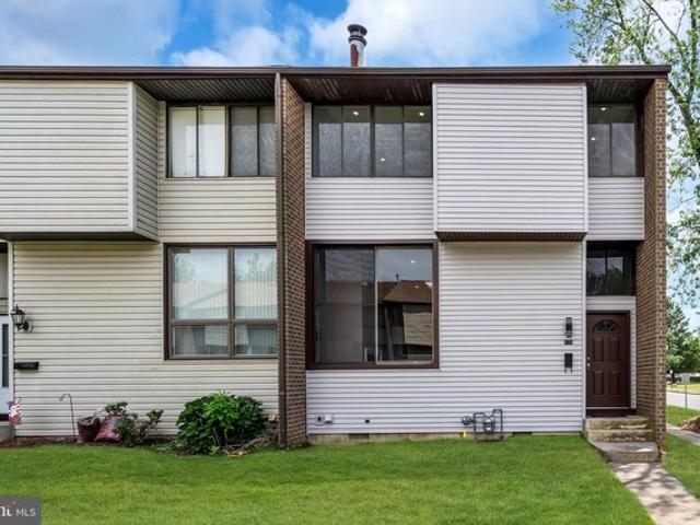 171 Hollingston Pl, East Windsor, NJ 08520