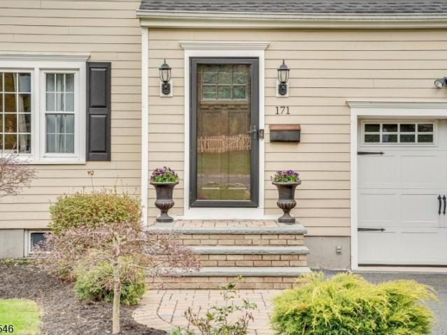 171 Hillside Ave, Chatham, NJ 07928 | MLS #4020 | Compass