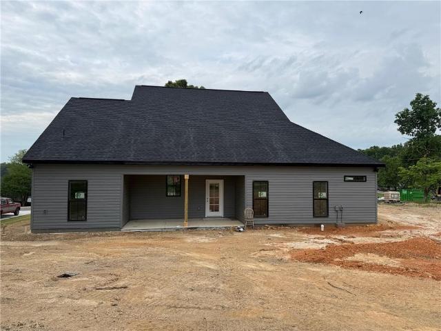 171 Oakland Dr SE, Calhoun, GA 30701 | MLS #7696 | Compass