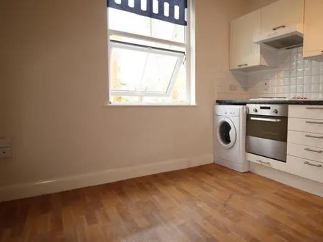 171 Lower Mortlake Road, London, TW9 2LP, United Kingdom | Studio apartment for rent #139333895 | Rentberry