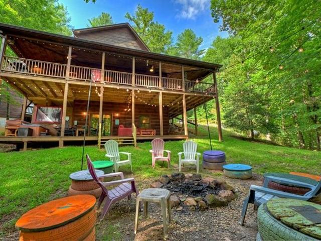 171 Mountain Lake Dr, Blue Ridge, GA 30513
