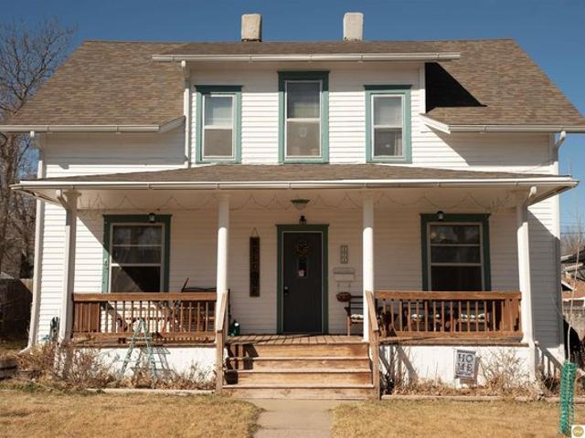 171 Maple St, Chadron, NE 69337