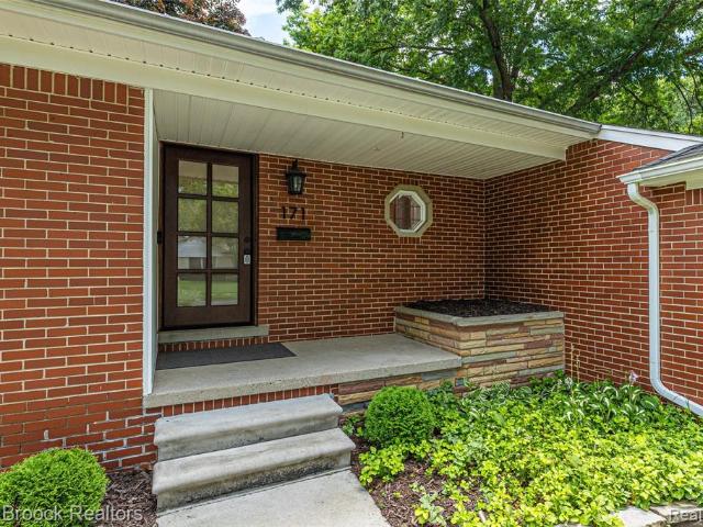 171 S Glengarry Road