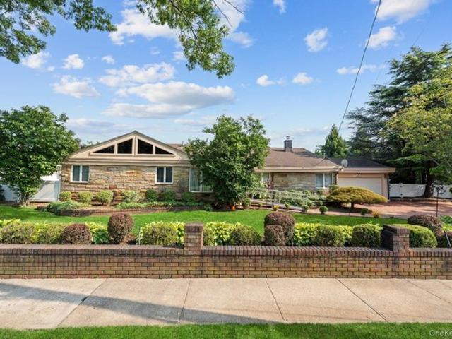 171 S Kensington Ave, Rockville Centre, NY 11570