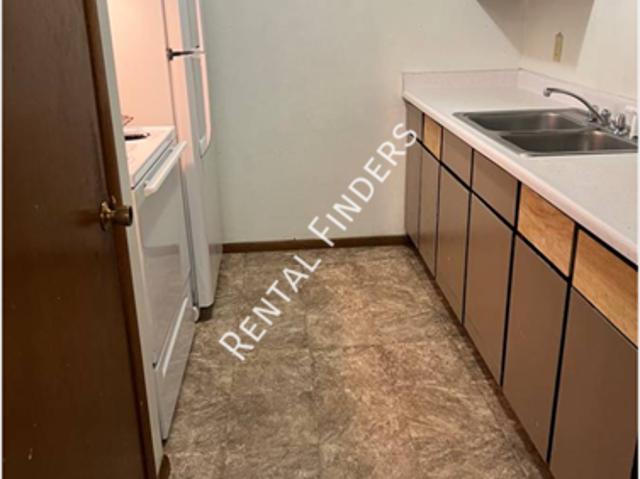 171 S. Royal Ave 2 beds, 1 full bath