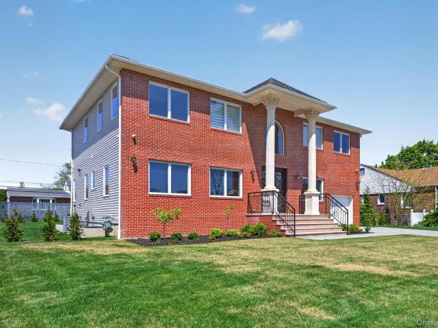 171 South St, New Hyde Park, NY 11040 | MLS #988461 | Compass