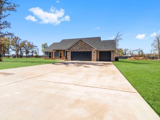 171 Pearl Ct, Onalaska, TX 77360 | MLS #63607