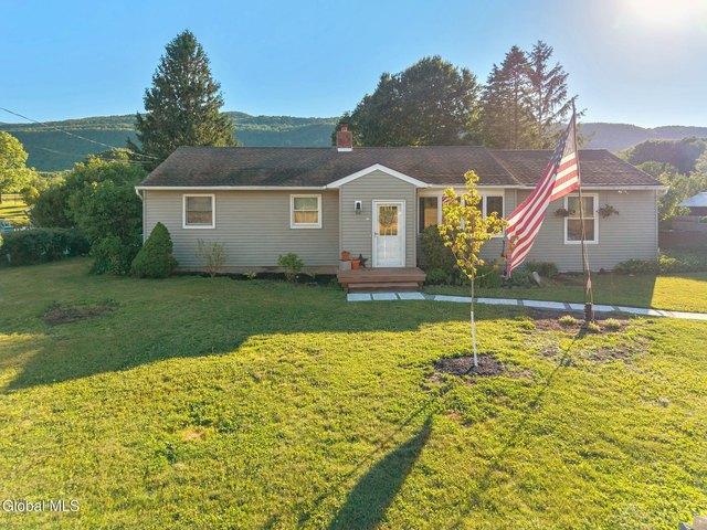 171 Picard Rd, Voorheesville, NY 12186