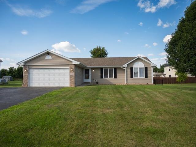 171 Prairie Moon Dr, Davis Junction, IL 61020