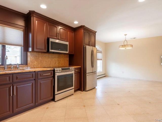 171 Roslyn Road