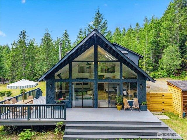 171 Rhododendron Ln, Brinnon, WA 98320