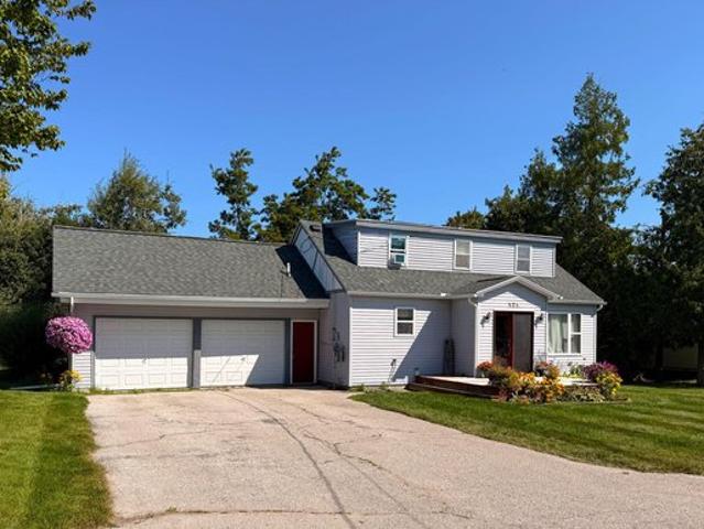 171 W Spruce St, Saint Ignace, MI 49781