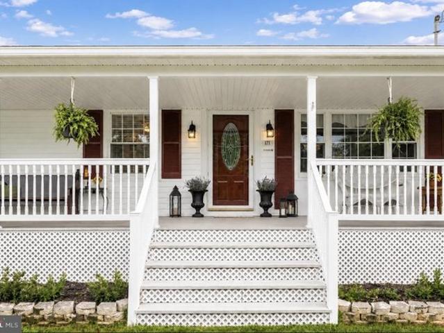 171 Triple J Rd, Berryville, VA 22611