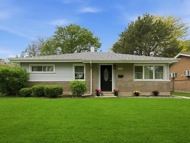 17242 Community St, Lansing, IL 60438