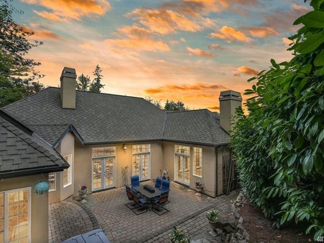 17247 SE 54th Pl, Bellevue, WA 98006