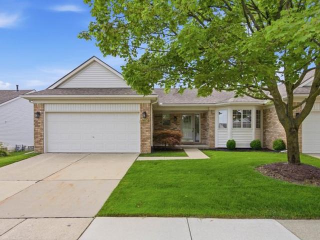 17248 Mayfield Dr, Macomb, MI 48042