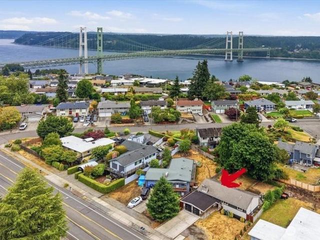 1724 N Narrows Dr, Tacoma, WA 98406