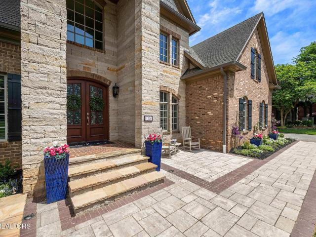 1724 Duncan Woods Lane