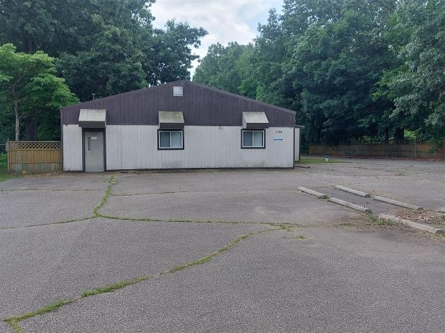 1724 E Bertrand Road
