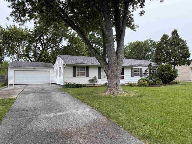 1724 Edenton Dr, Fort Wayne, IN 46804