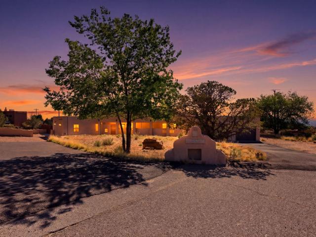 1724 Quail Run Court NE