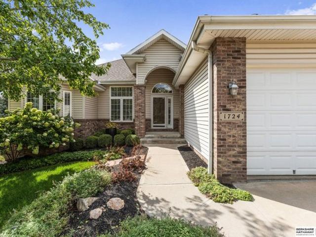 1724 S 189th Ct, Omaha, NE 68130