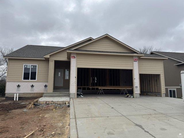 17258 Driftwood Bnd, Wamego, KS 66547