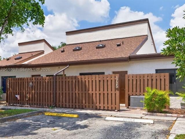 1725 NW 71st Ave, Plantation, FL 33313