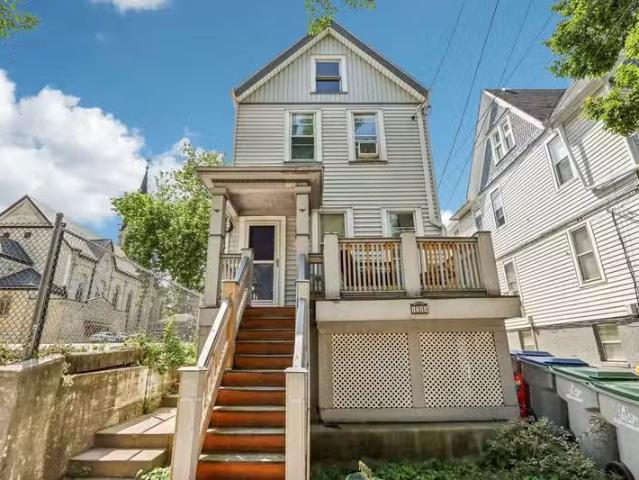 1725 N Franklin Pl, Milwaukee, WI 53202 655219467