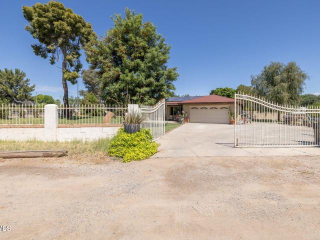 1725 N Lindsay Rd, Mesa, AZ 85213 | MLS #7013 | Compass