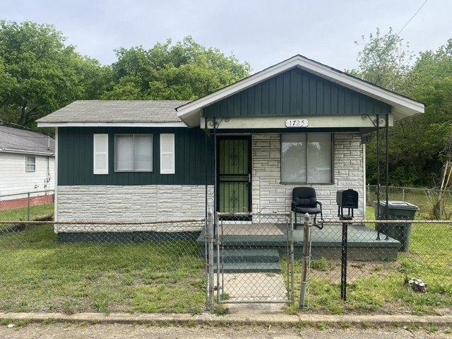 1725 Newton St, Chattanooga, TN 37406