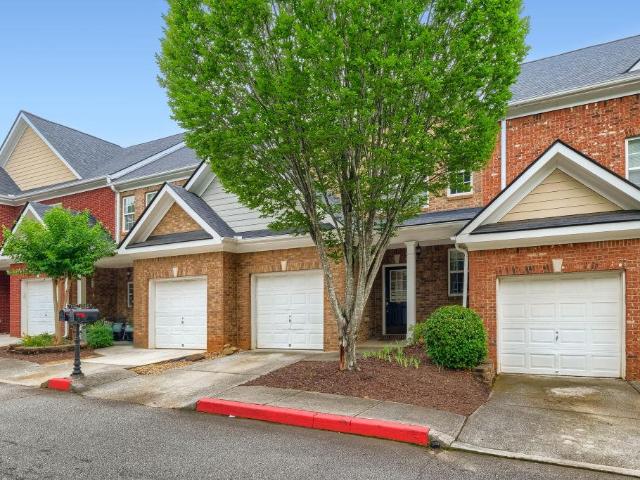 1725 Oakbrook Lane NW