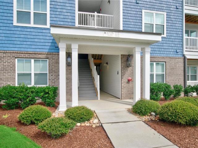 1725 Dromolin DR # 208