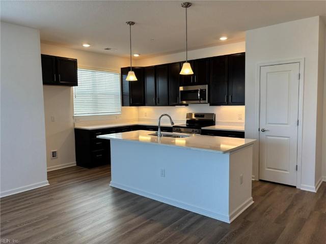 1725 Dromolin Drive #201