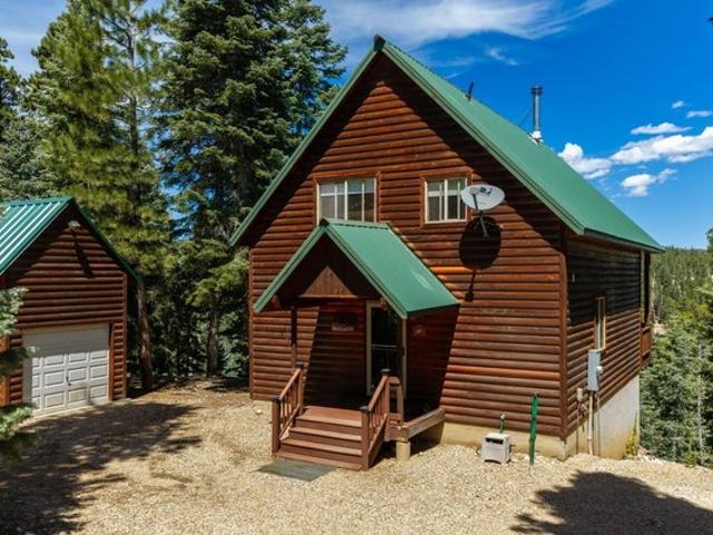 1725 E Bear Country Rd, Duck Creek Village, UT 84762