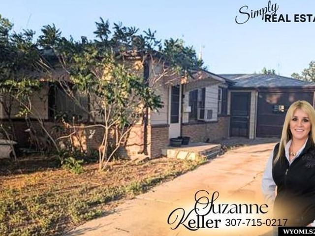 1725 E D St, Torrington, WY 82240