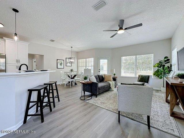 1725 Forest Lake Cir E Apt 3, Jacksonville, FL 32225