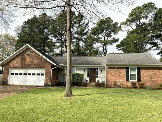 1725 Golden Fields Dr, Germantown, TN 38138