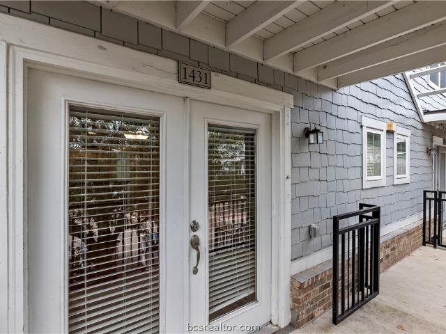 1725 Harvey Mitchell Parkway 1431