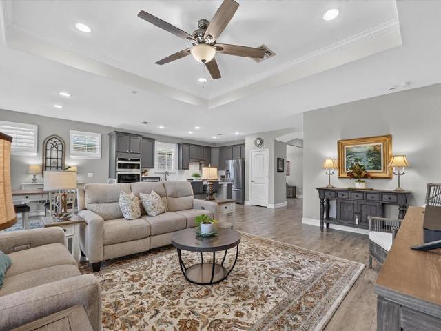 1725 Port Royal Lane