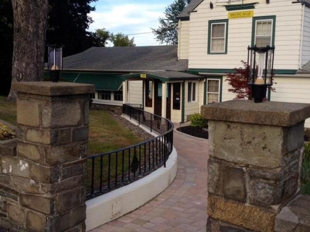 1725 Route 9W