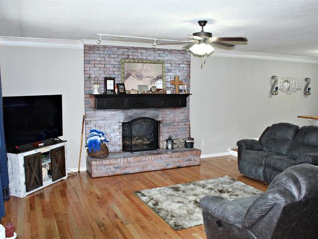1725 Sherwood Way
