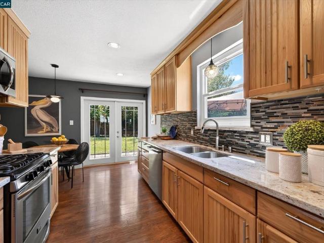 1725 Shirley Dr
