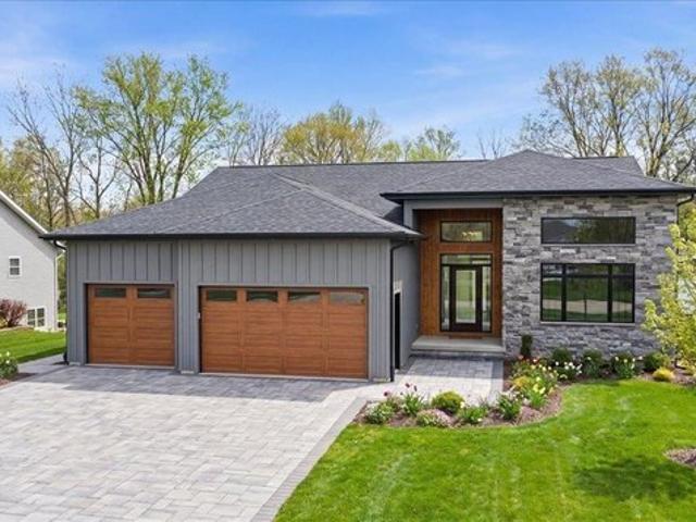 1725 Timberline Dr, Evansdale, IA 50707